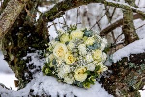 Se billeder af en masse smukke brudebuketter i alle farver